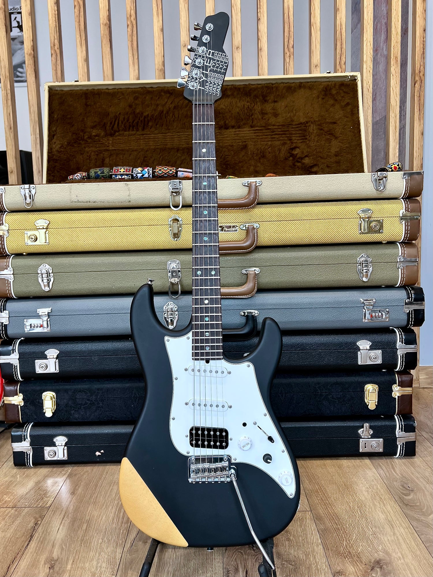 James Tyler Japan Studio Elite HD BBQ Black – String Taste