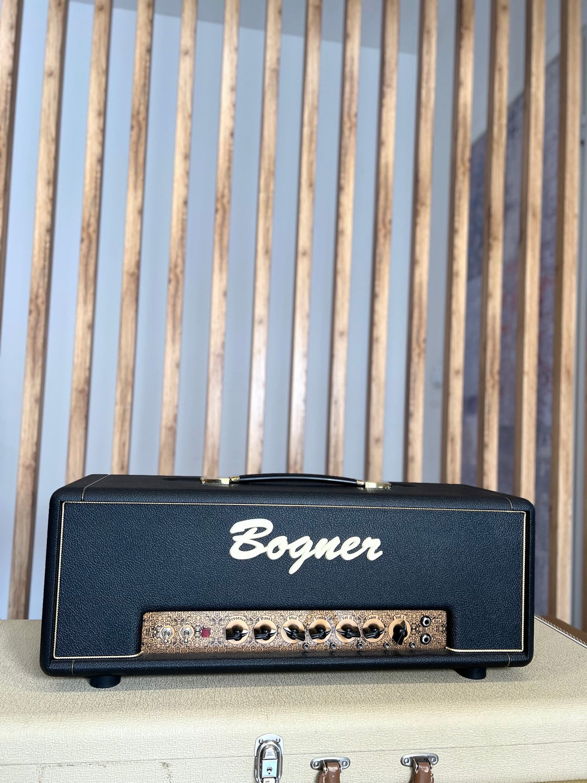 Bogner Helios 50 – String Taste